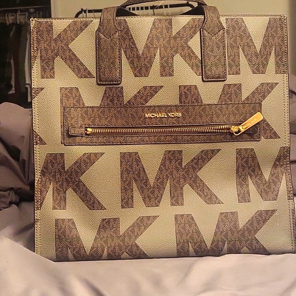 MICHAEL Michael Kors | Bags | Mk Kenly Lg Logo Tote Army Green | Poshmark
